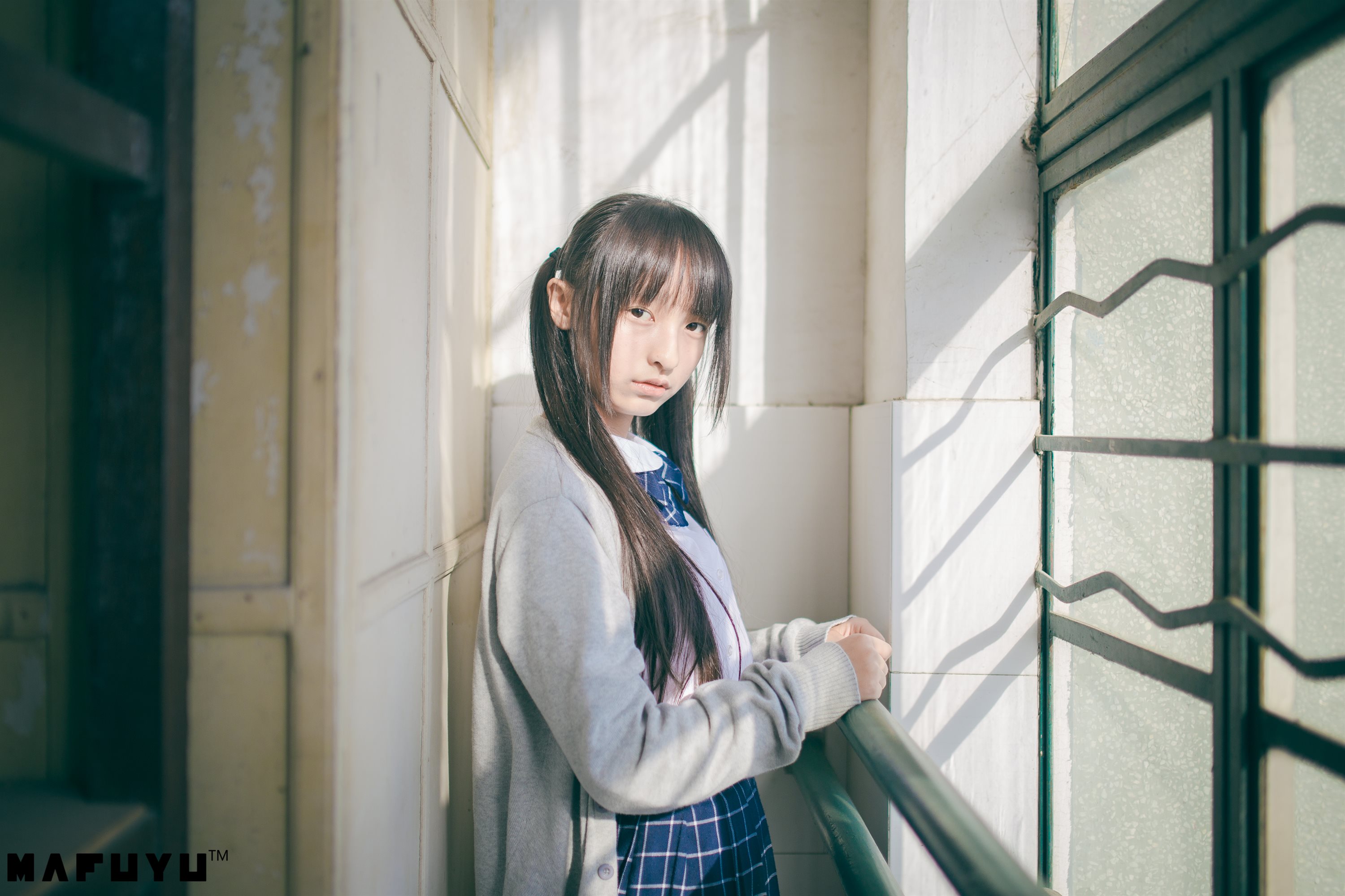 神楽坂真冬-早期写真-JK制服-A - 写真アルバム