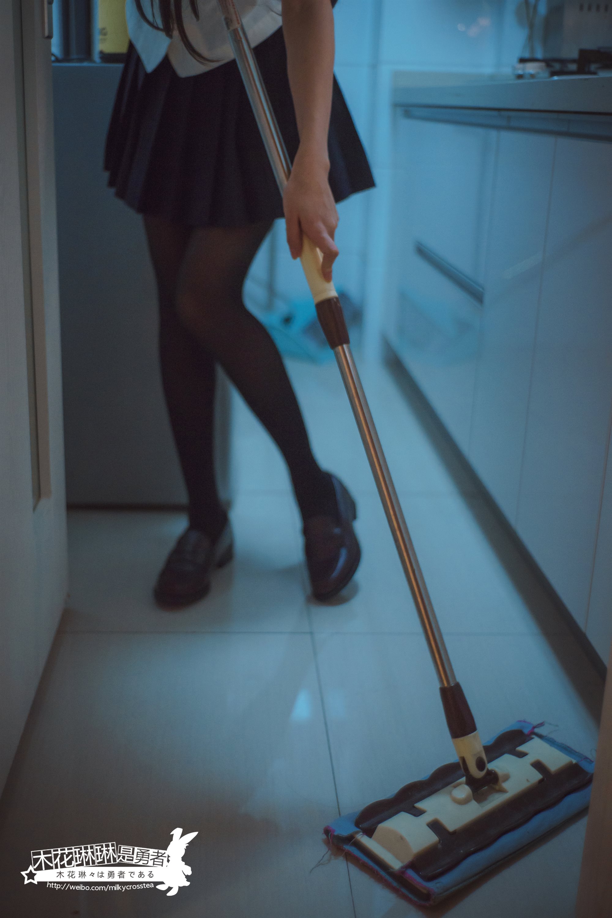 木花琳琳是勇者-太太是黑丝袜JK Vol.2(太太是女高中生-第二季-拖地地) - 套图