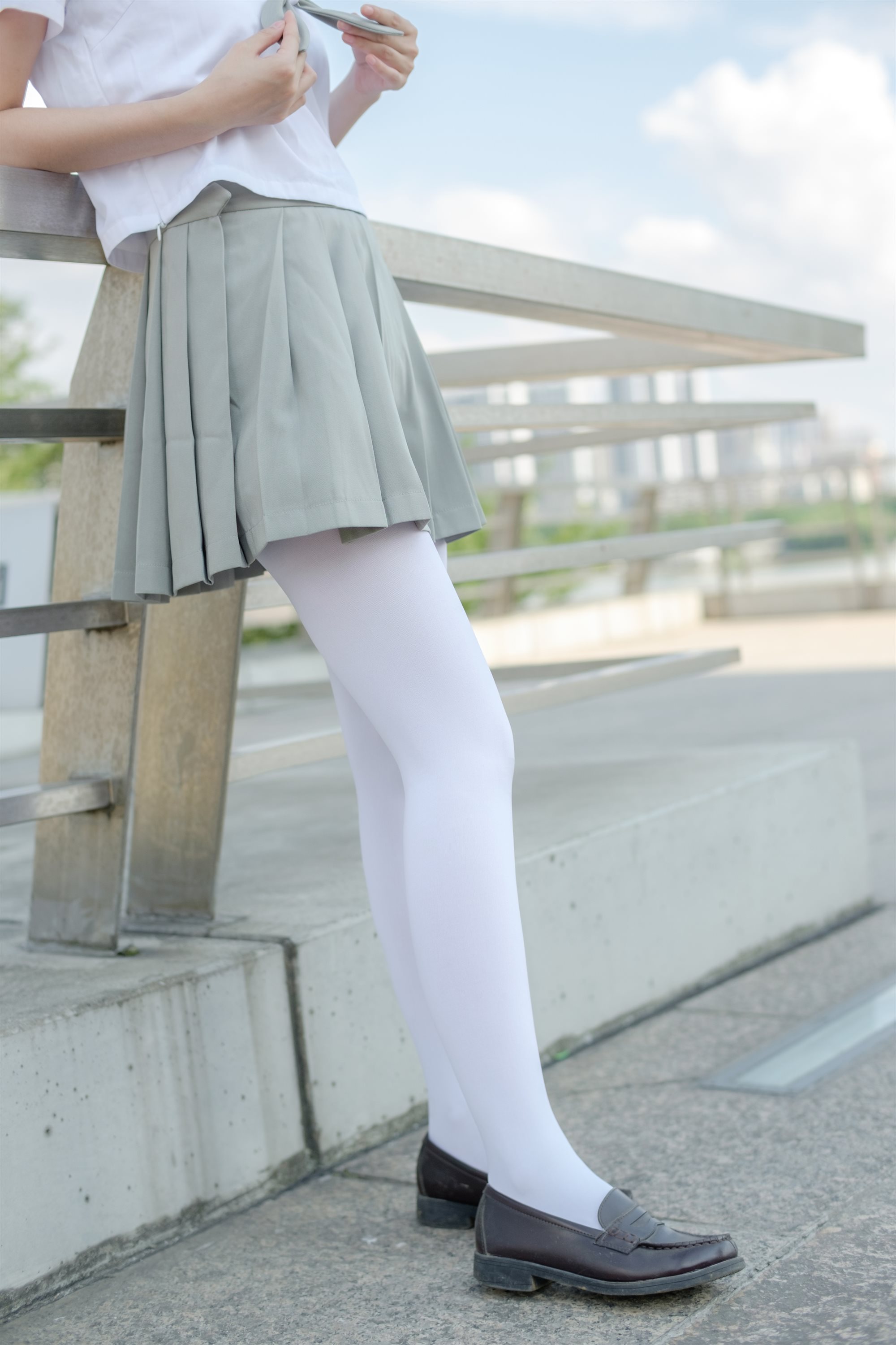 森萝财团-R15-026 - 套图