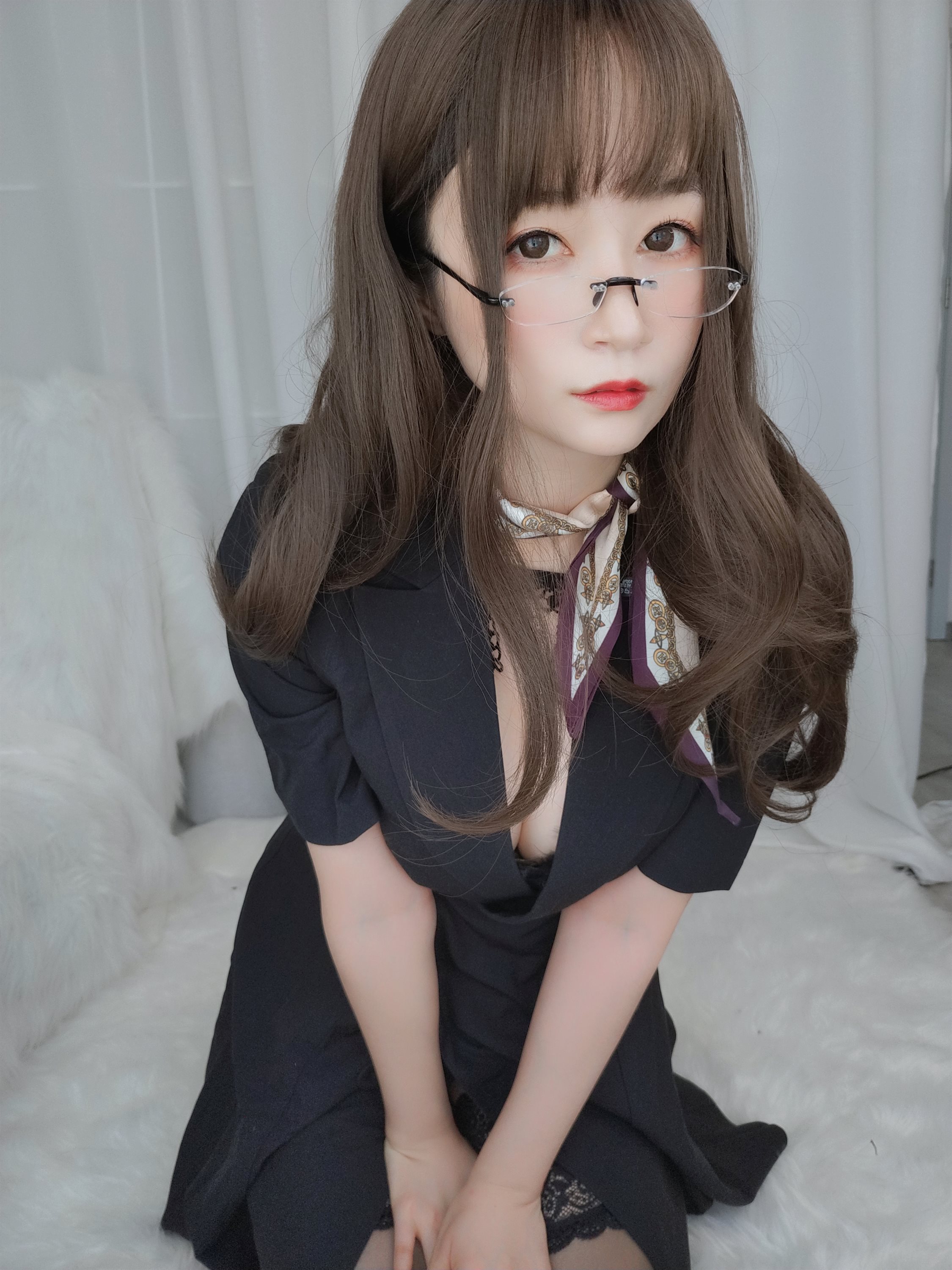 白银81-自撮り Vol.38 (動画入り) OL下的内衣 - 套图