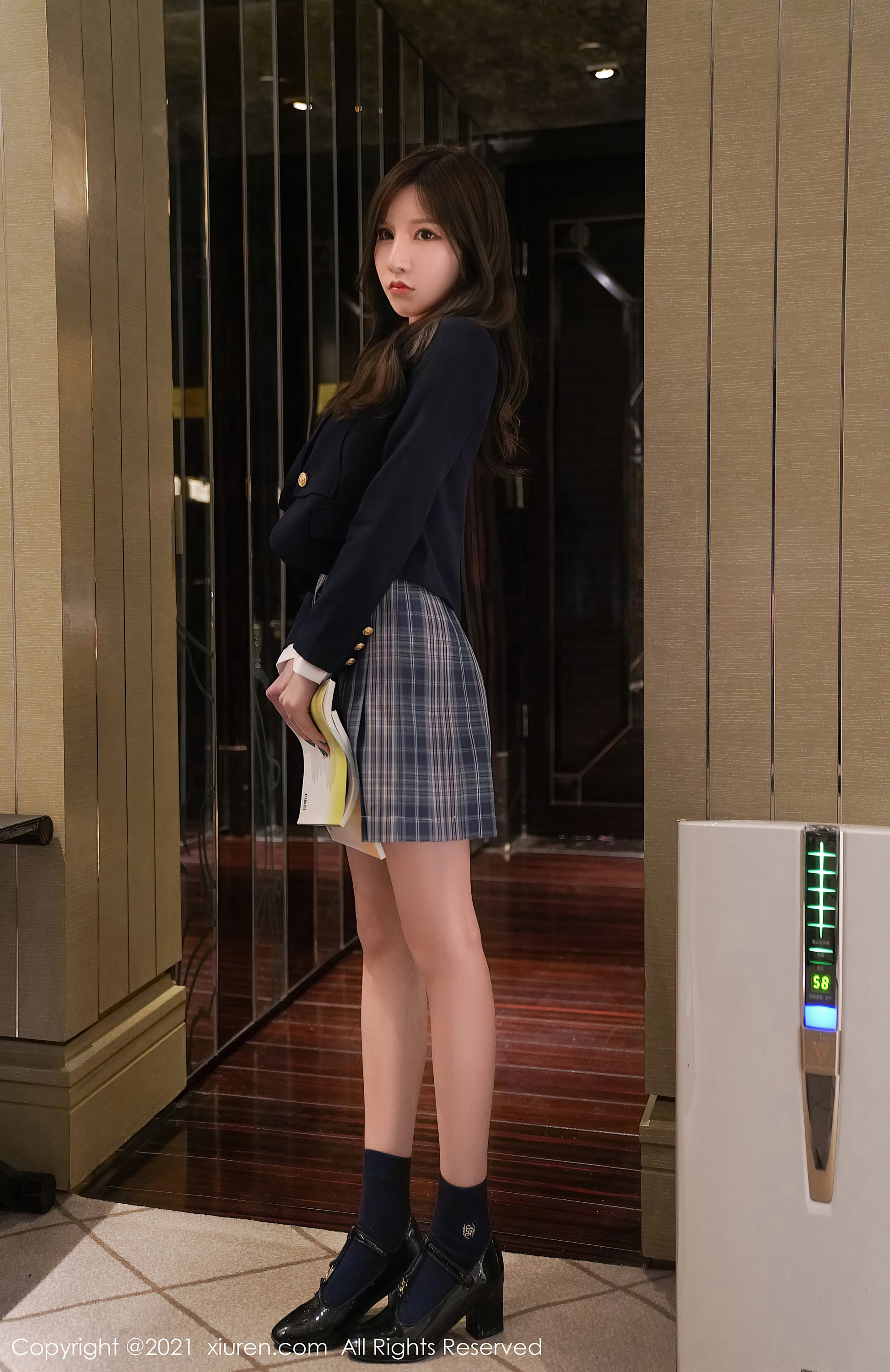 [XiuRen秀人网]No.3247 女神周于希Sandy校园制服捆绑主题紧身秀魔鬼身材完美诱惑写真 - 套图